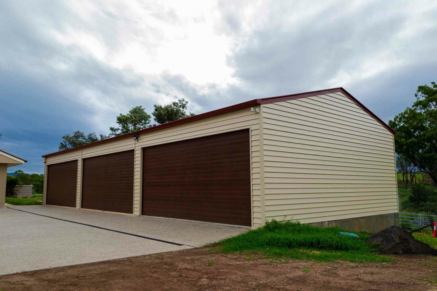 Design & Build Your New Garage with R&F Steel Buildings